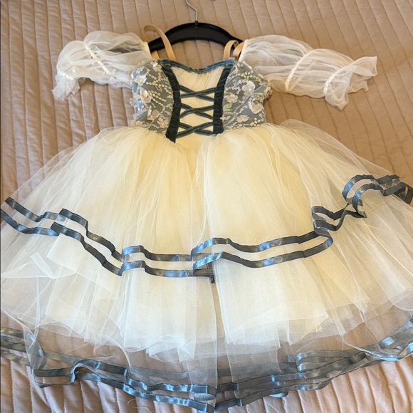 Revolution | Costumes | Revolution Kids Costume With Blue And Cream ...